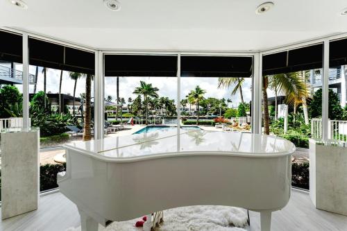 Modern 2br Apartment At Spanish River - Walk To Beach - Boca Raton, FL