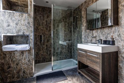 Big And Comfortable Stays On Hawarden Sunderland - Sunderland