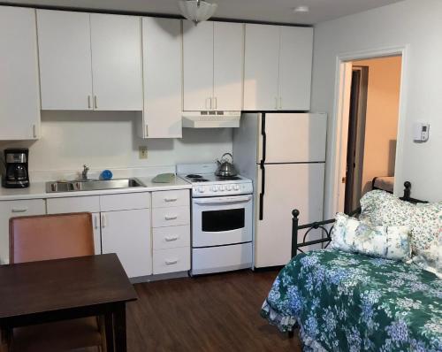 Grandma's Suite - Convenient Valley Location, Offering 10% Off On Tours! - Juneau, AK