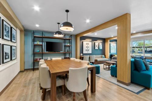 Everhome Suites Chandler Phoenix Fashion Center - Chandler, AZ