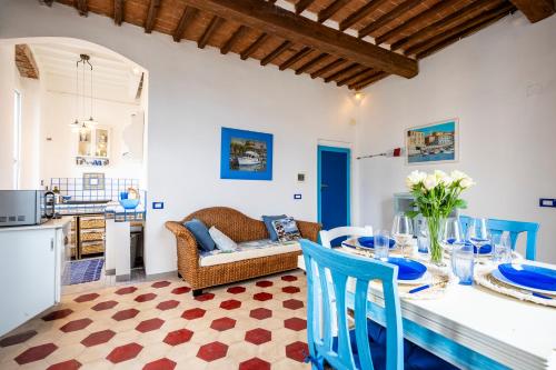 Sea View In The Heart Of Piombino - Piombino