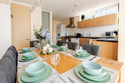 Comfortable 3-storey House With Free Car Parking - Manchester