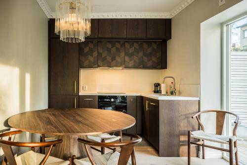 Unique Apartment With Private Terrace & Entrance - Stockholm