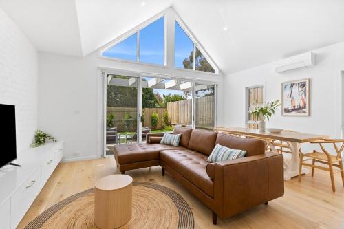 Laguna Beach House Ocean Grove-pets Welcome - Geelong
