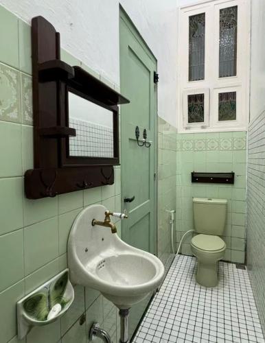 Vintage Room 1 In Colonial House - Bogor