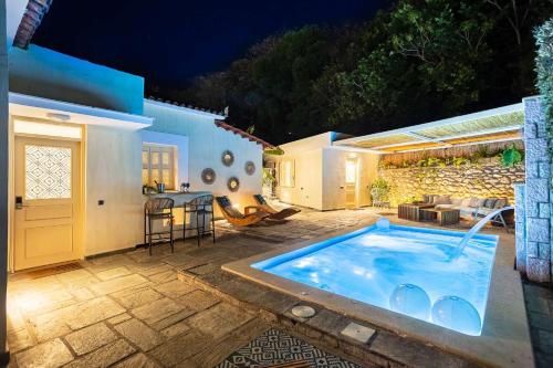 The Secret Garden - Courtyard & Private Pool Villa - Kalamata