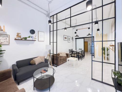 200m To Chinatown Yaowarat Entire 3-floor Home 5 Bedrooms Characteristic Old Neighborhood Great For - Bangkok