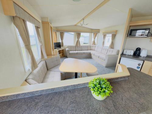 Santos 3- Bed Caravan,valley Farm - Essex