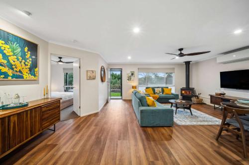 Wattle Cottage - A Stylish Hinterland Escape - Maleny