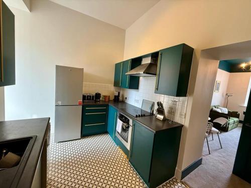 Newly Refurbished, 2bd, 1bath, Free Parking, Central - Gloucester