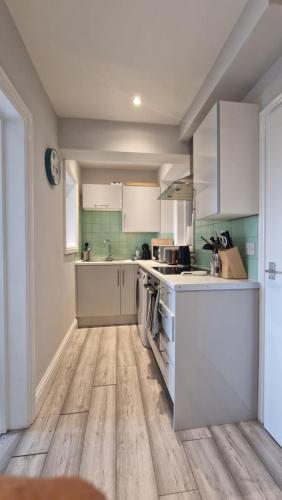 The Red House, 2 Bed Garden Apartment In Totterdown, Bristol - Bristol