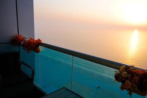Top View Beachfront, Luxurious Homes With Sea View - Ajman