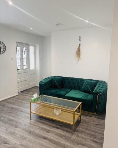 Stylish 3br Home In High Wycombe - High Wycombe