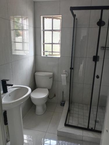 Crystal Park Guest House - Benoni