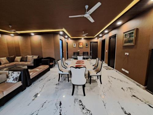 Blossoms By Walia's Farm, Greater Noida from $16 - Book Now