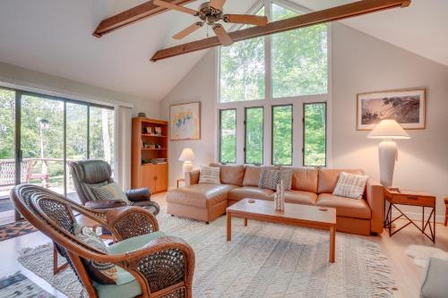 Mtn & Lake Views: Serene Wintergreen Resort Escape - Crozet, VA