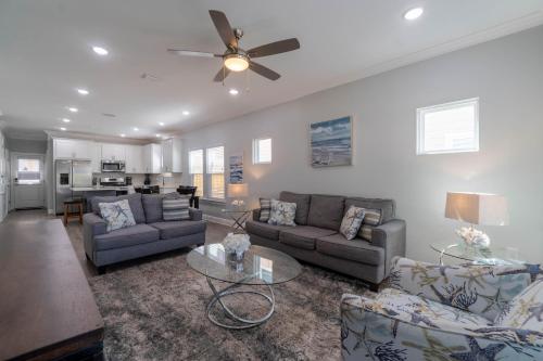 Urban Vista & Flat - Family Friendly, Downtown Pensacola - Pensacola, FL