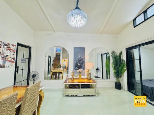 Upper East Inn- Bacolod - Bacolod