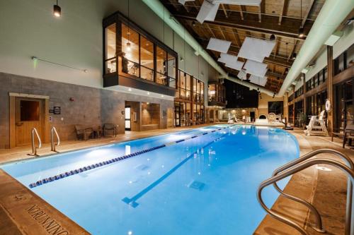 Golf View, Hot Tub, Suncadia Pool Access - Cle Elum, WA