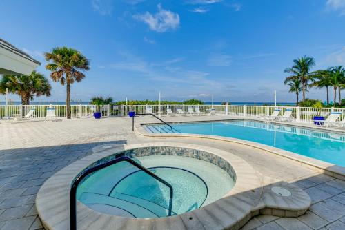 Walk To Redington Beach: Gulf-view Retreat - Redington Shores, FL