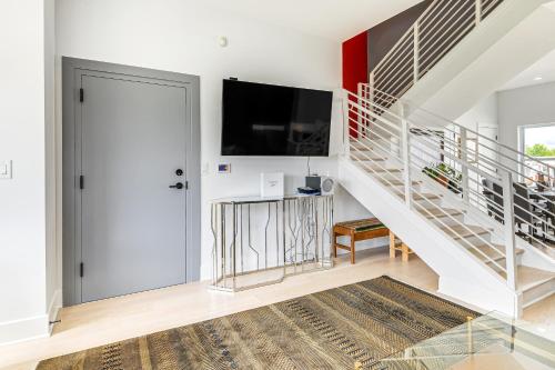 Luxe Nw Dc Condo W/rooftop Deck: .7 Mi To Howard - Falls Church, VA
