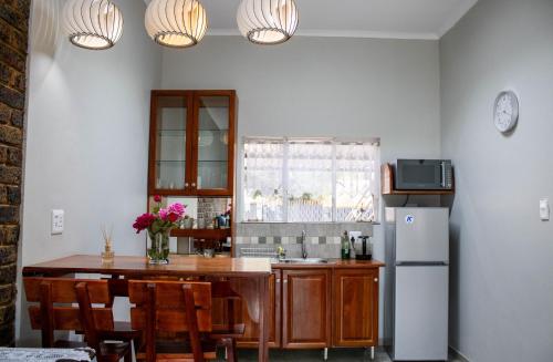 Earthy Inn - Centurion
