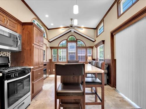 Lovely 1br Cottage With Loft - Pigeon Forge, TN