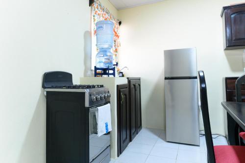 P1 Apartamentos Petenchel, Por Aeropuerto Flores Peten - Flores
