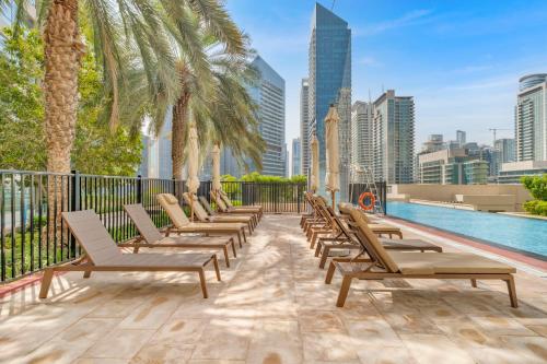 Dubai Marina Promenade 1br Apartment With Pool Near Jbr - Dubai Marina