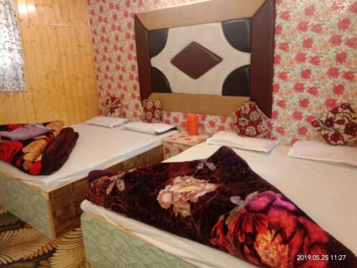 Hotel Momin - Srinagar