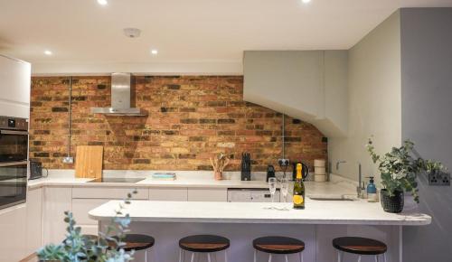 Stunning Brighton Seaside 2-bedroom Townhouse With Patio, Sleeps 6 - Brighton