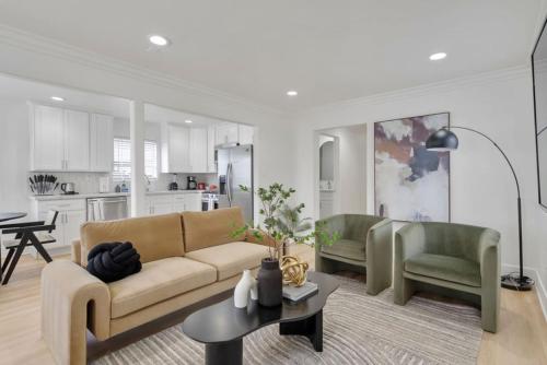 Modern Elegance- Big Group - Games - Sleeps 10 - Los Angeles Airport (LAX)