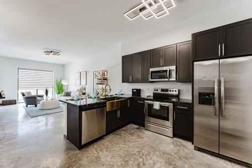 Miami Apartment Style - Casino & Restaurants - Dania Beach, FL