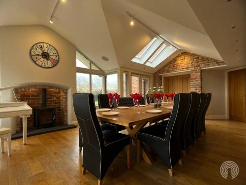 Welcome To Wrexham - Hot-tub - Luxury 5 Bed House - Cheshire