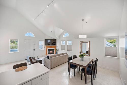 Mavericks Penthouse Downtown Luxury On Main Street Half Moon Bay - Half Moon Bay, CA