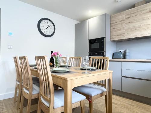 Kerensa 3 Bed Townhouse Located Close To The Beach With Parking - Penzance
