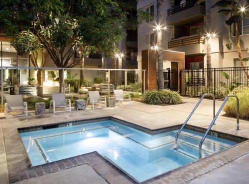 Stunning 2bd 2bth Apt In Santa Monica! - Santa Monica, CA