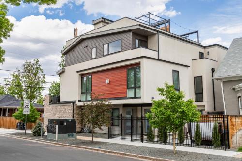 Luxurydenver Studio W Hot Tub 2 Mi To Downtown - CherryArts
