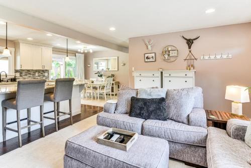7 Mi To Vancouver Waterfront: Sleek Home W/ Yard! - Portland, OR