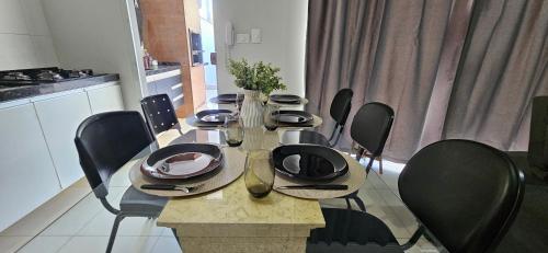 Casa 12 Pax, Jd Italia Nobre, Garagem Ampla! - Maringá