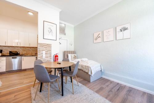 Backhome - Suite L - Parkhaus - Fantastische Schlosslage - Smarttv - Waschmaschine - Netflix - 50qm - Ludwigsbourg