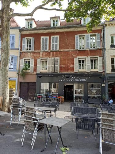 From €96 - 2 master suites Hypercentre de Troyes Les Halles