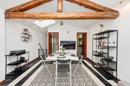 Bastion Ideally Located, Brightness, Sea Views - Mentone