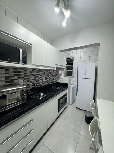 2 Apto Na Principal De Canasvieiras - Florianópolis