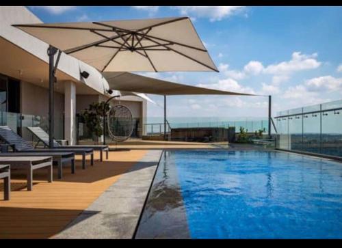 Menlyn Main Apartments Trilogy - Pretoria
