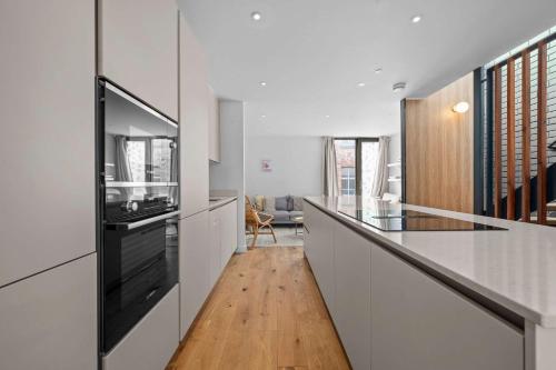 4 Bed Canal St Villa Free Parking - Mánchester