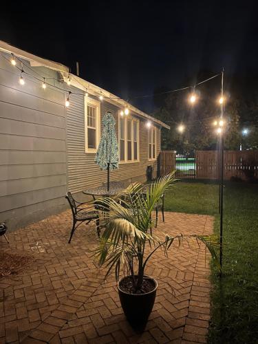 Cozy Chestnut Cottage- Downtown Favorite! - Tupelo, MS