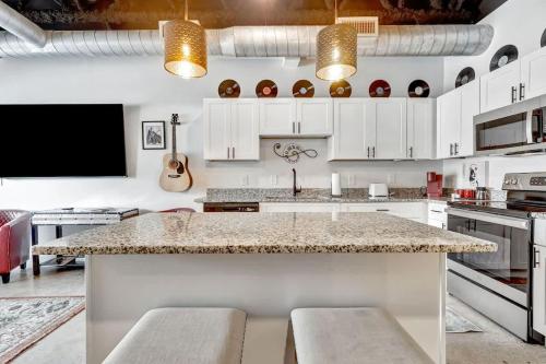 Modern Music City Getaway - Brentwood, TN