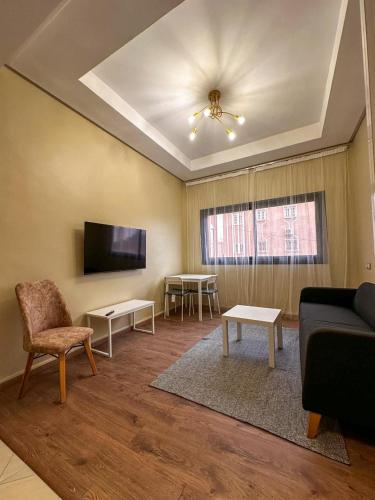 Relax Family 04 - Cozy Entire Apartment In City Center - Warzazat