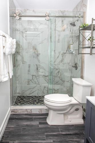 Location! Quality! Comfort! The Downtown Gem - Naples, FL